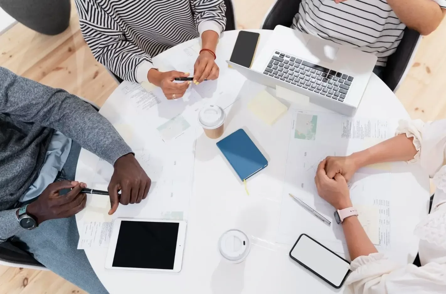 What Is a Daily Huddle? Benefits and Best Practices - KPI Fire